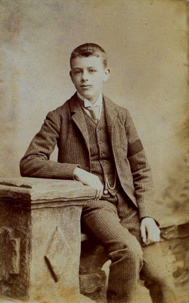 Victorian Waistcoat Fashion – 25 Charming Vintage Photos of Teen Boys ...