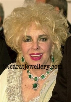 Elizabeth Taylor in Ruby Emerald Studded Diamond Necklace - Jewellery ...