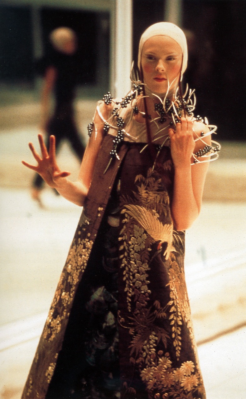 Ma Cherie, Dior: Voss, Alexander McQueen, Spring 2001