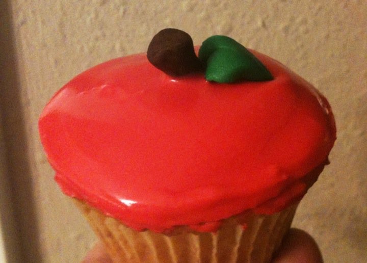 Mama Creedon's Cakes!: *Apple Cupcakes*