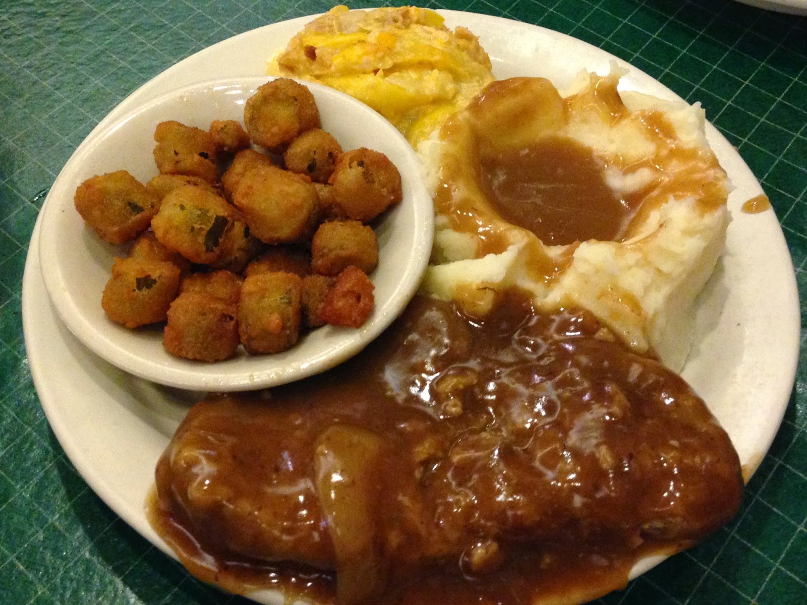 Let's Eat Out: Lizard’s Thicket Columbia SC Area