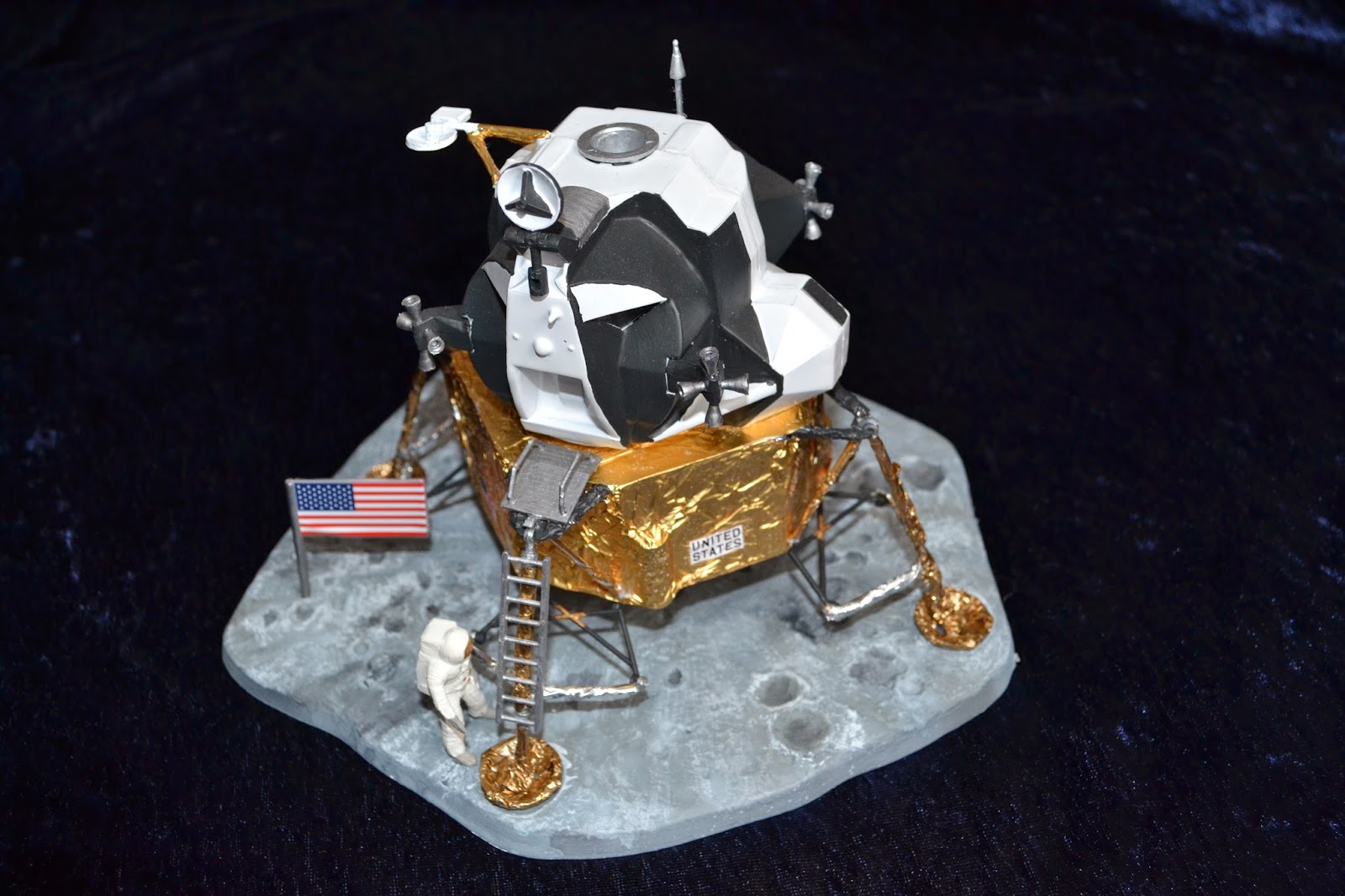 Happyscale-Modellbau: Lunar Landing Module "Eagle" - Revell 1/48 built ...