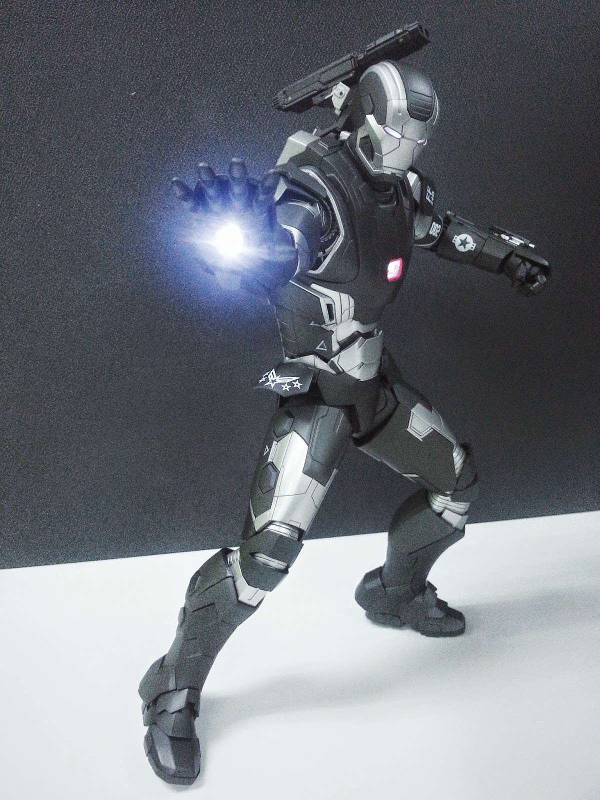 Angels and Summer: Hot Toys War Machine MARK II Diecast Review