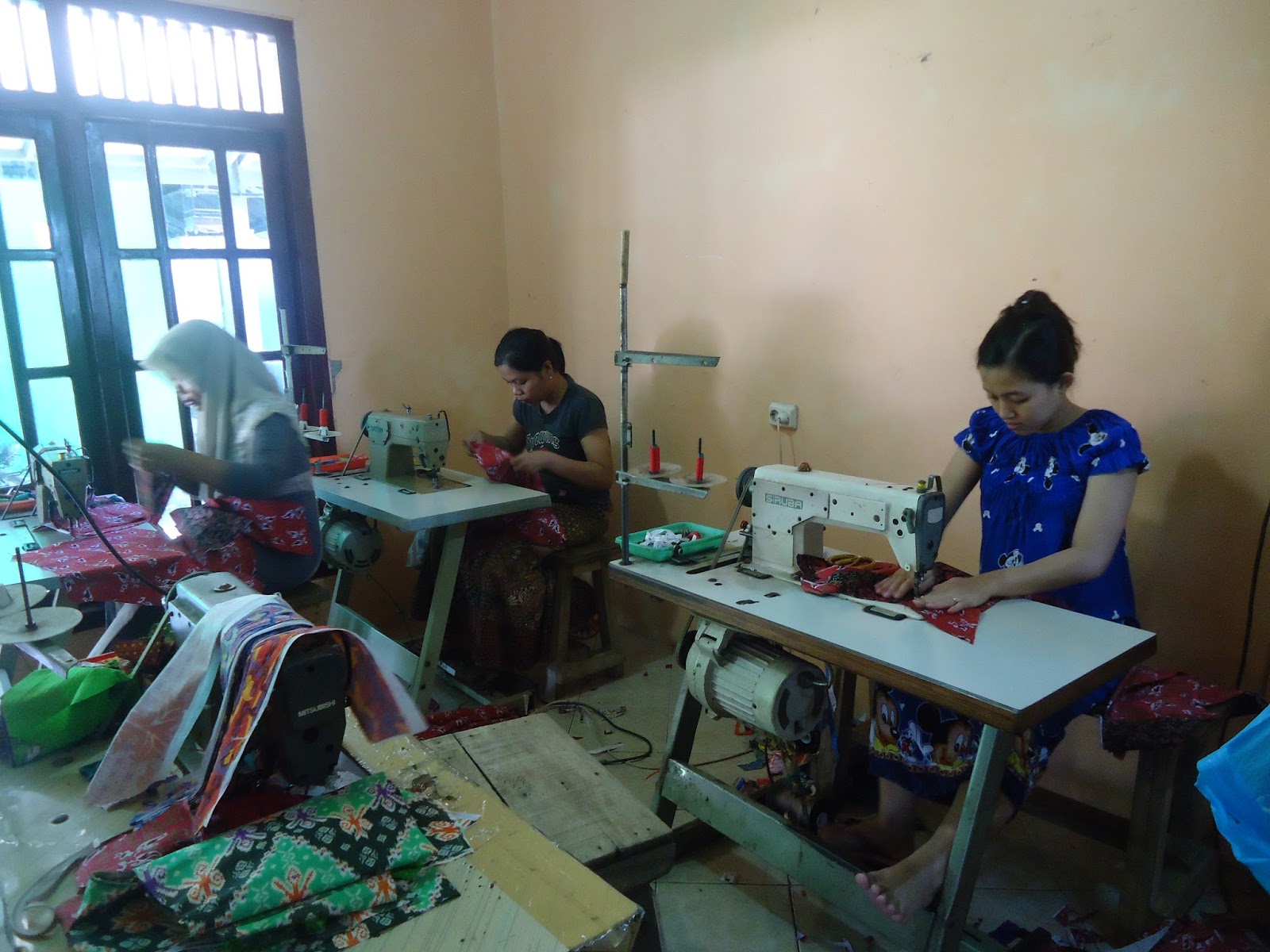 Penjahitan ~ Rumah Konveksi Batik Rizky