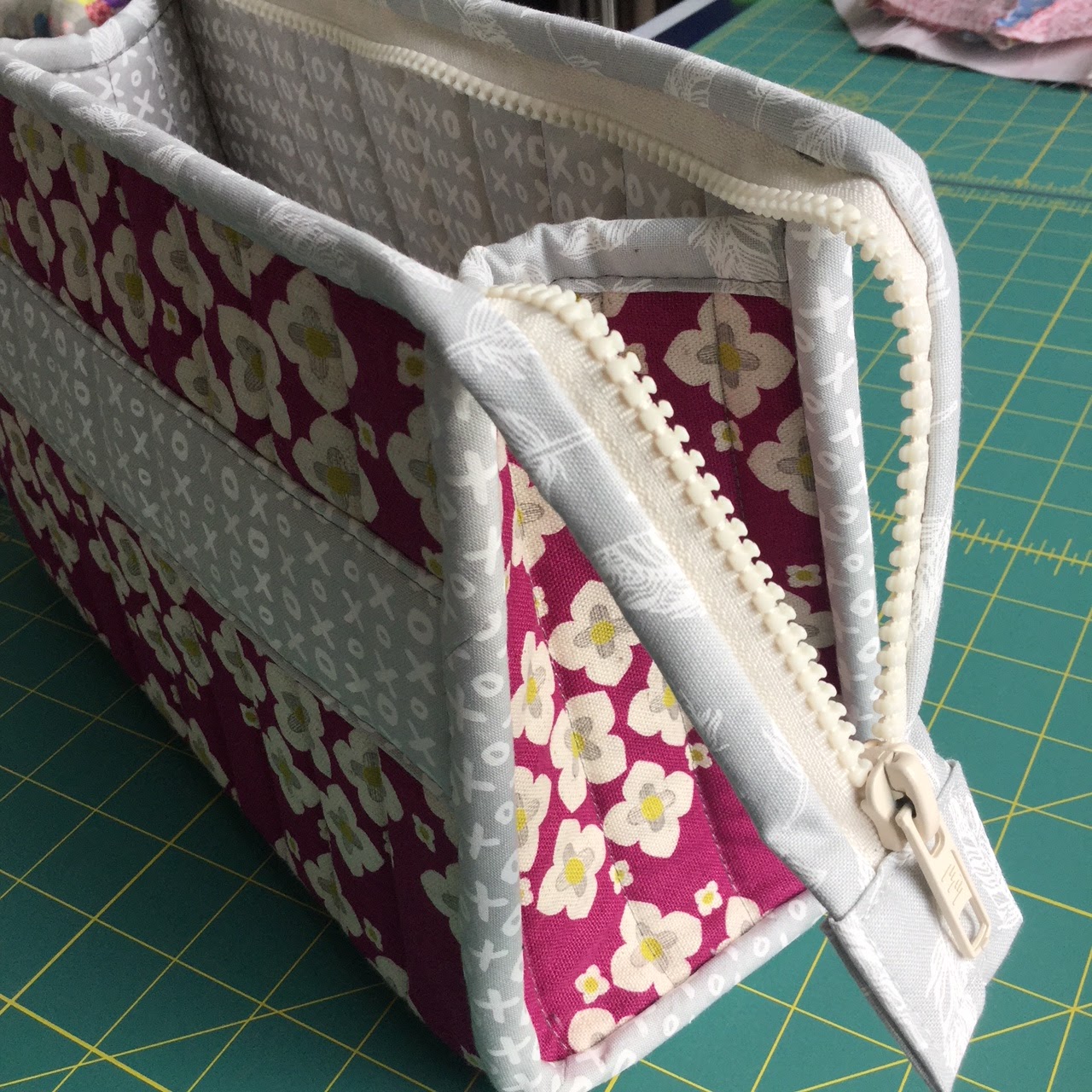 Wendy's Quilts and More: Open Wide bag