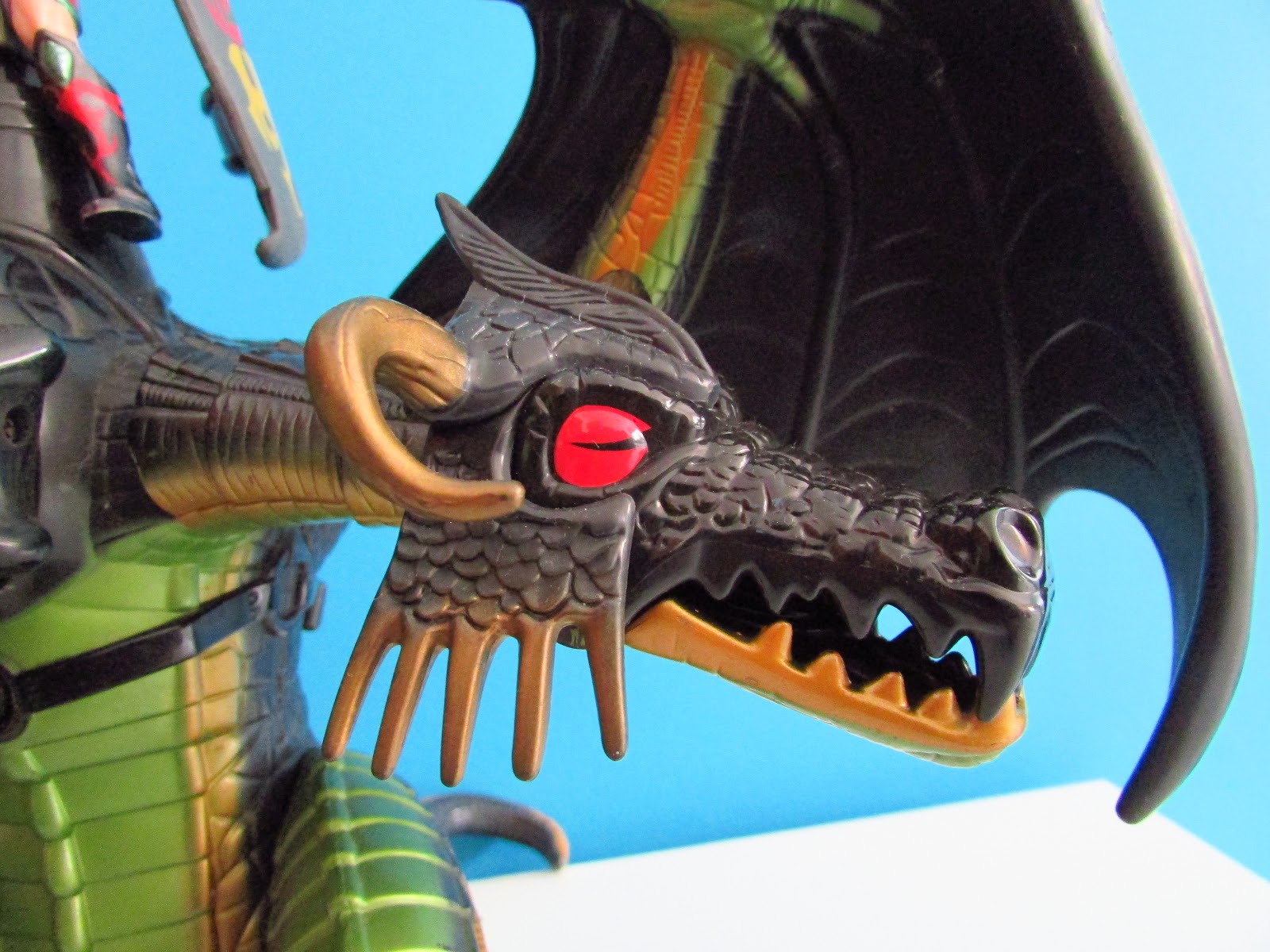 My Best Toys: Dragon Flyz - Doomfyre deluxe Dragon figure com Summit...