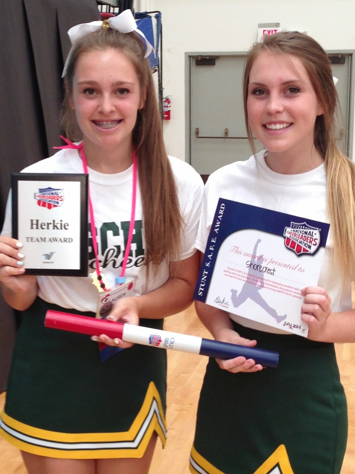 Shoreline Area News: Shorecrest Cheer earns awards at Cheerleadership Camp