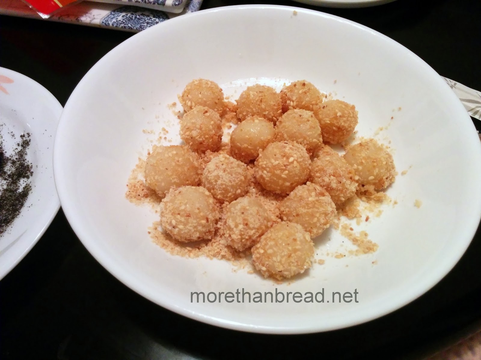 More Than Bread: Sweet Rice Balls with Peanuts and Sesame 糖不甩
