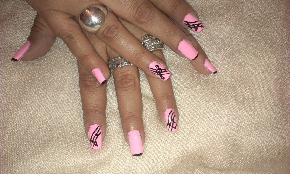 *Ana i Kiki Nails*: Nokti sa notama