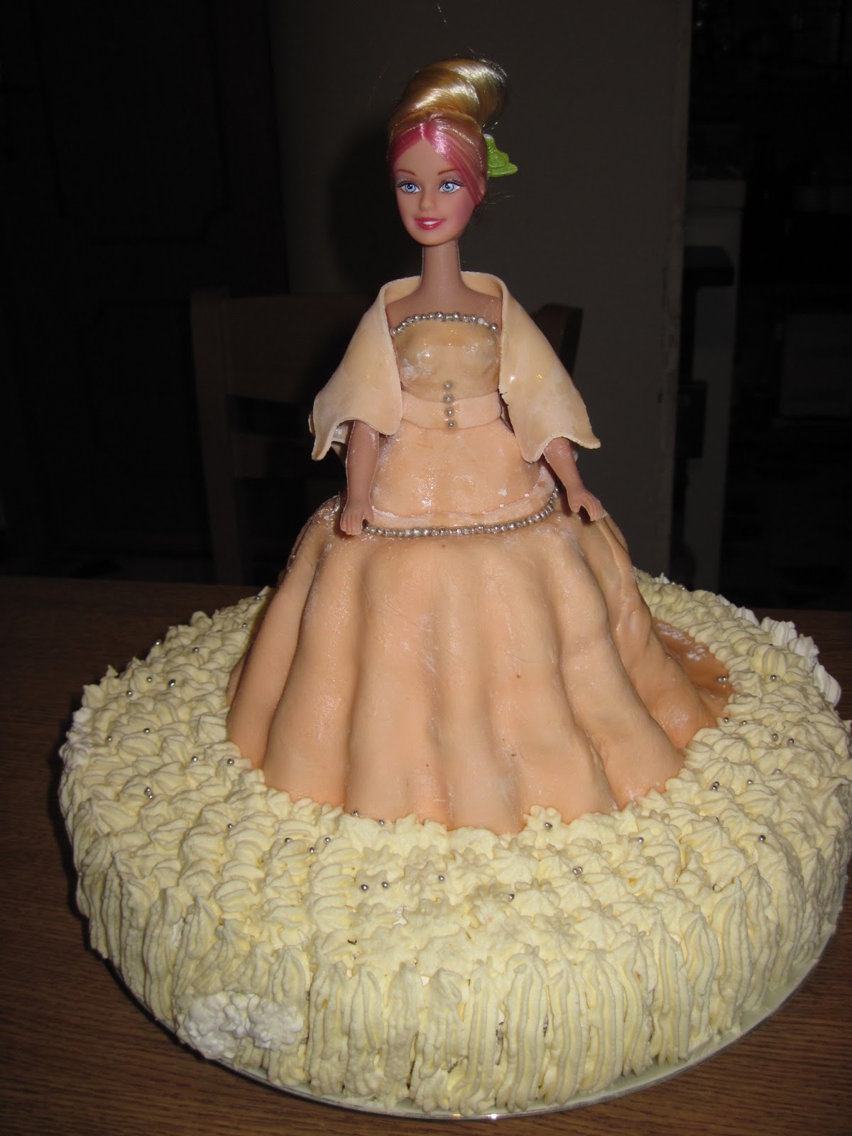 HOBBY TORTE: TORTA BARBIE 1