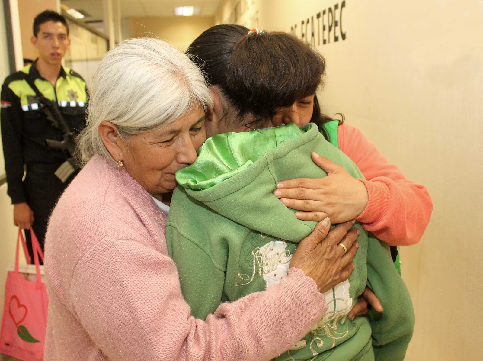 Localizan en Ecatepec a mujer extraviada de CDMEX - Cronista