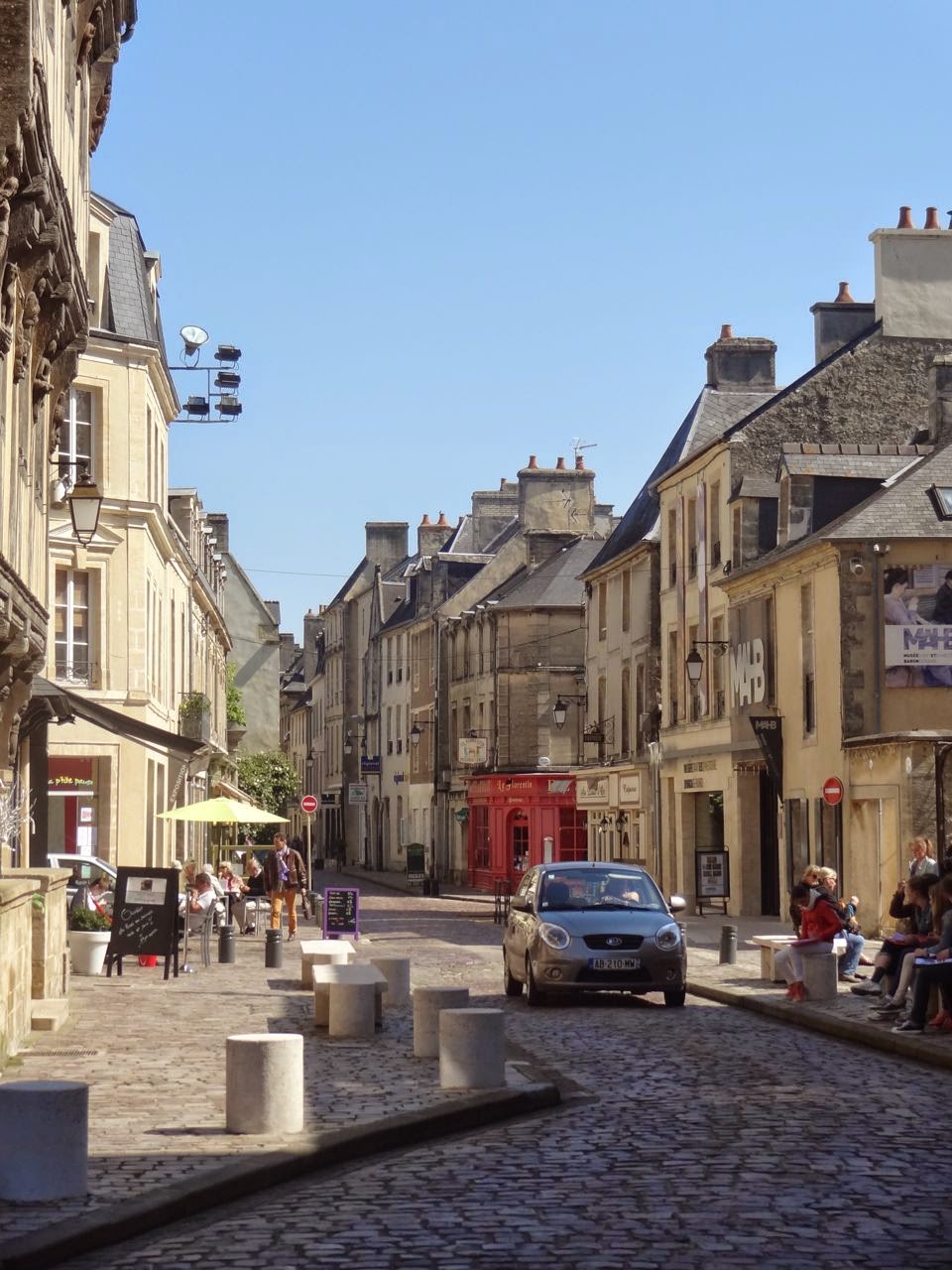 Scrumpdillyicious: Normandy's Bayeux Tapestry, Cathédrale & Calvados