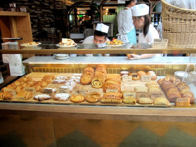 Tiong Bahru Bakery (Raffles City) ~ rolling writes