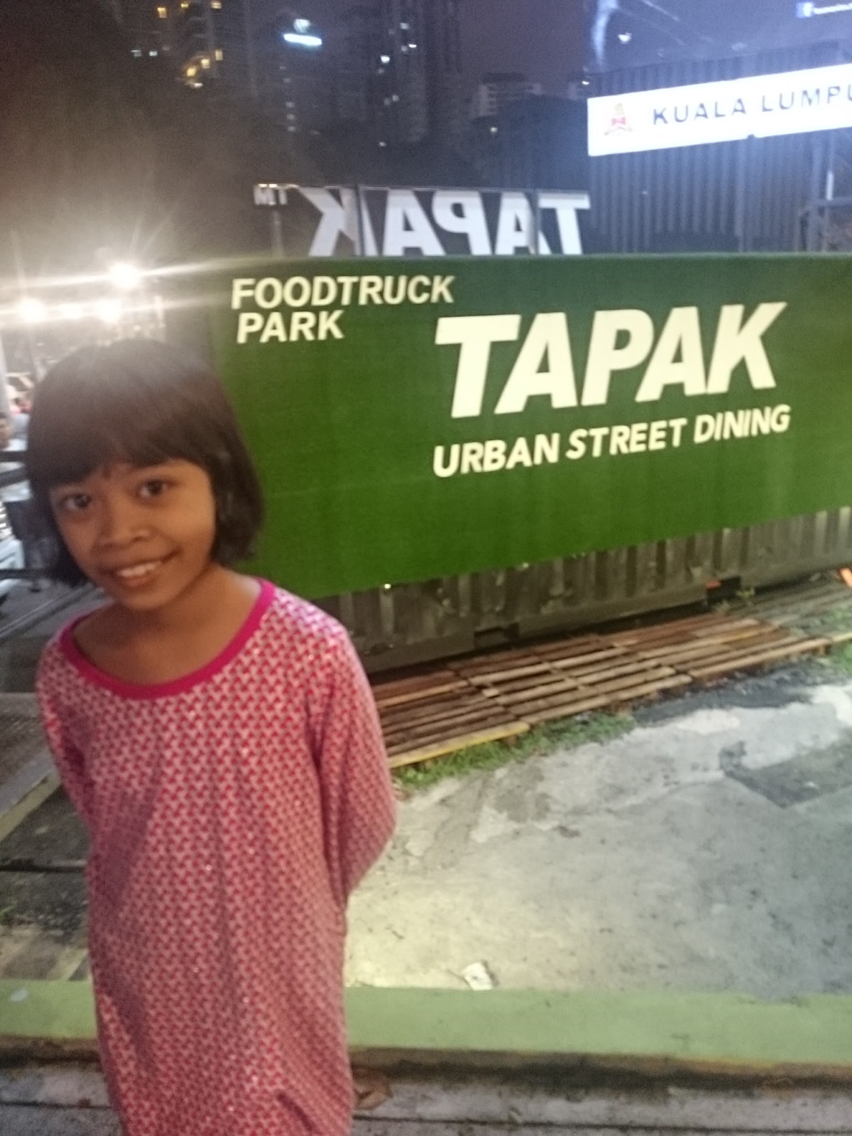 My Life & My Loves ::.: Food Truck Park @ Tapak Urban Street Dining