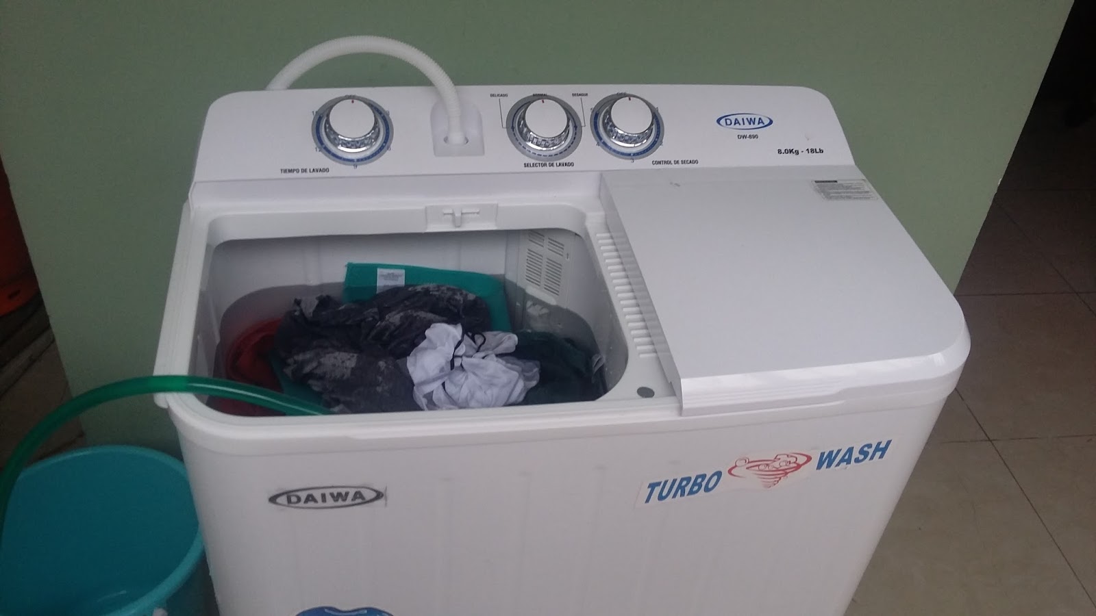 Shannon's Corner: Doing Laundry...Dominican Style