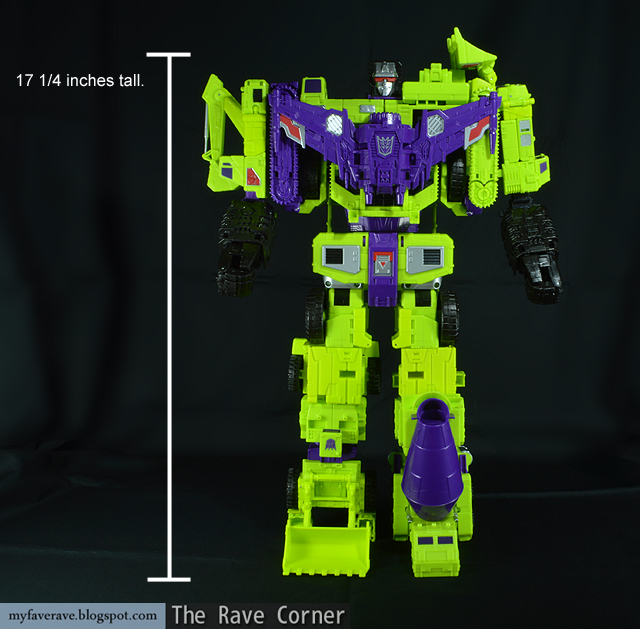 The Rave Corner: Transformers Combiner Wars Titan Class Devastator Review