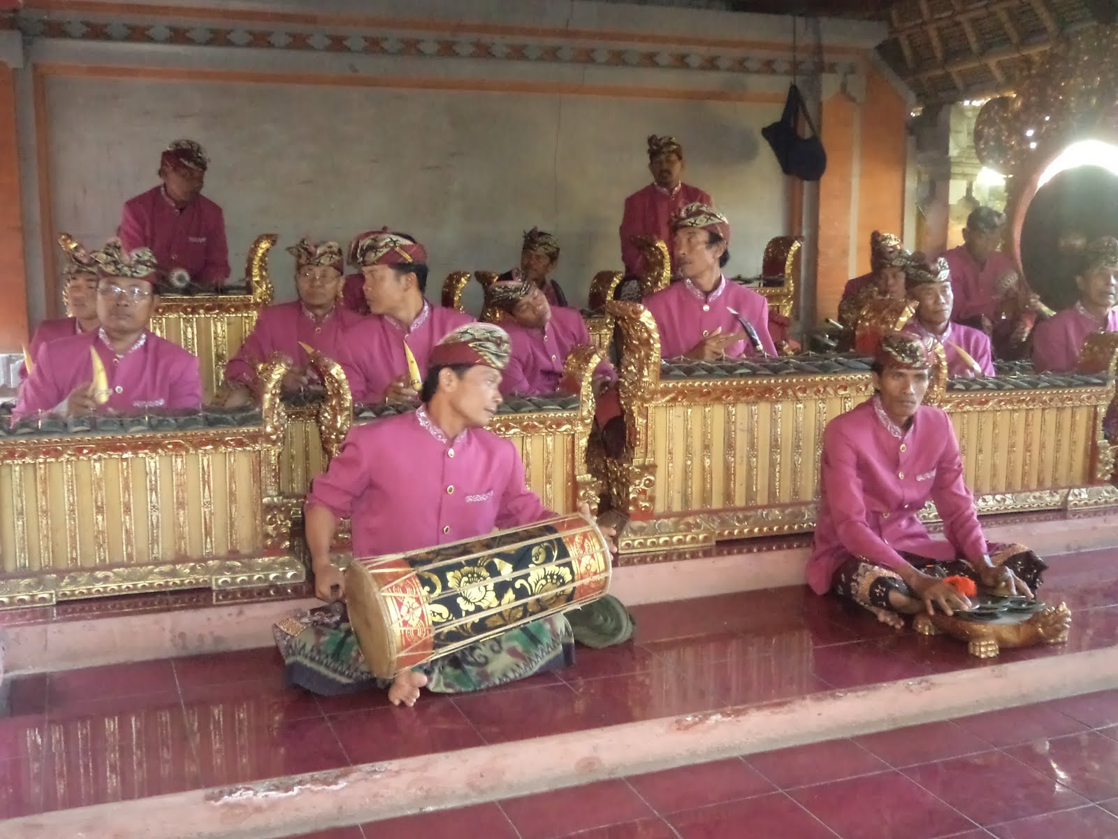 Barong -Rangda Dance (Balinese Dance) - I Love Indonesia