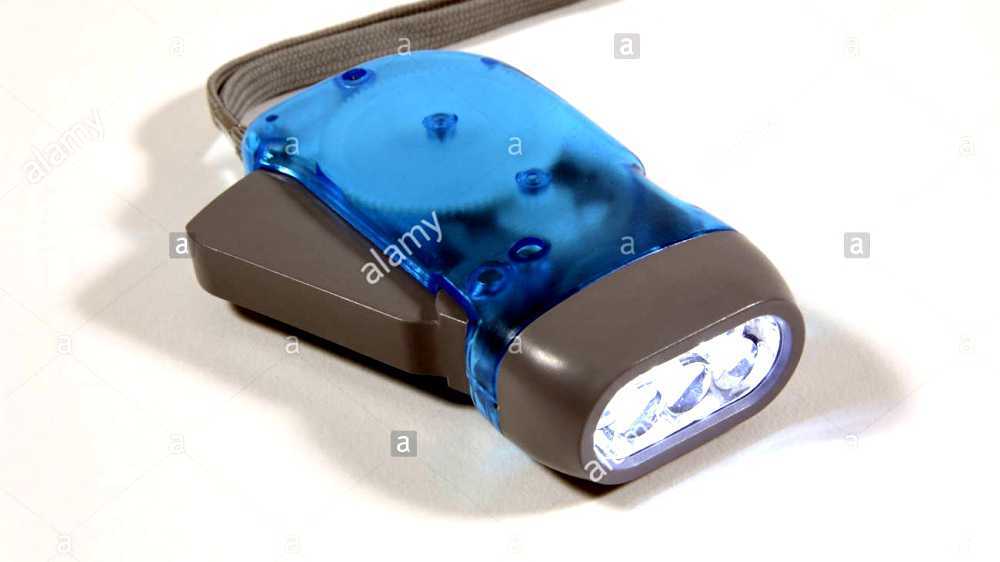 Mechanically powered flashlight