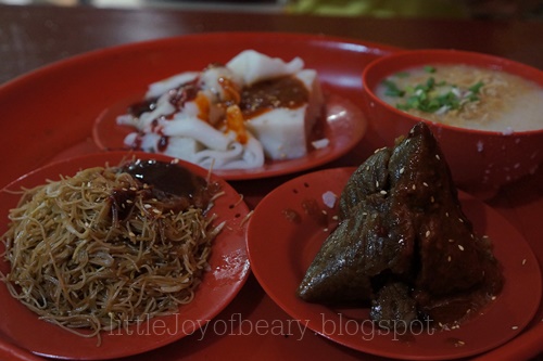 little Joy: 发记, Fatt Kee - Fried Bee Hoon & Charcoal Boiled Porridge