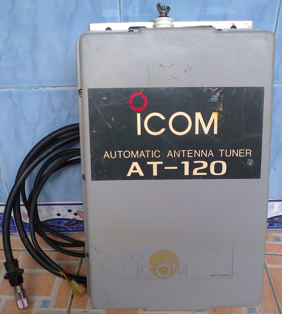 Bintan-Radio: Automatic Antenna Tuner ICOM AT-120 (Terjual)