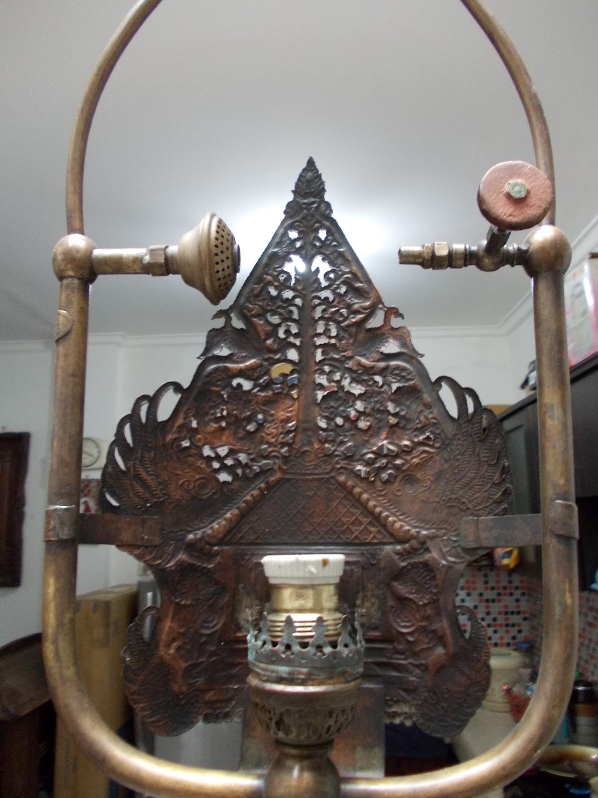 kiniantik: Lampu Gas "Louvre" Modifikasi