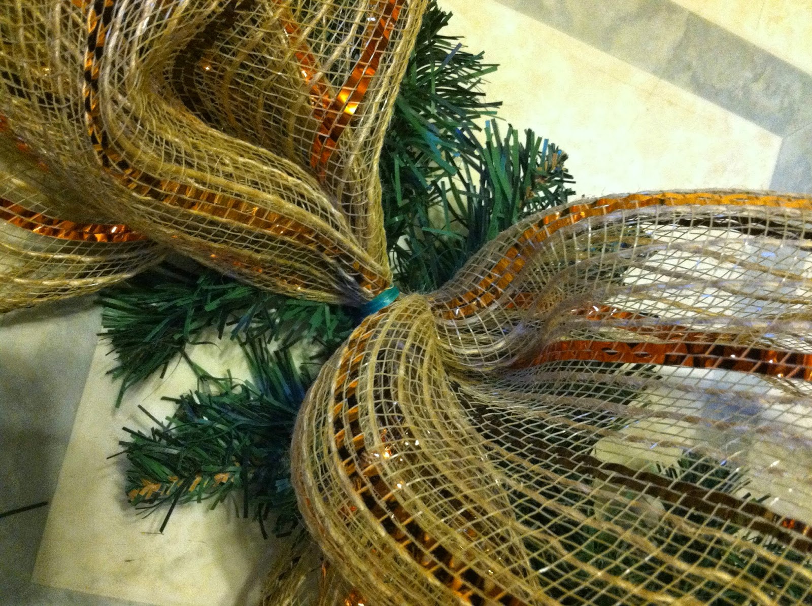 Mommykakes: Fall Deco Mesh Garland