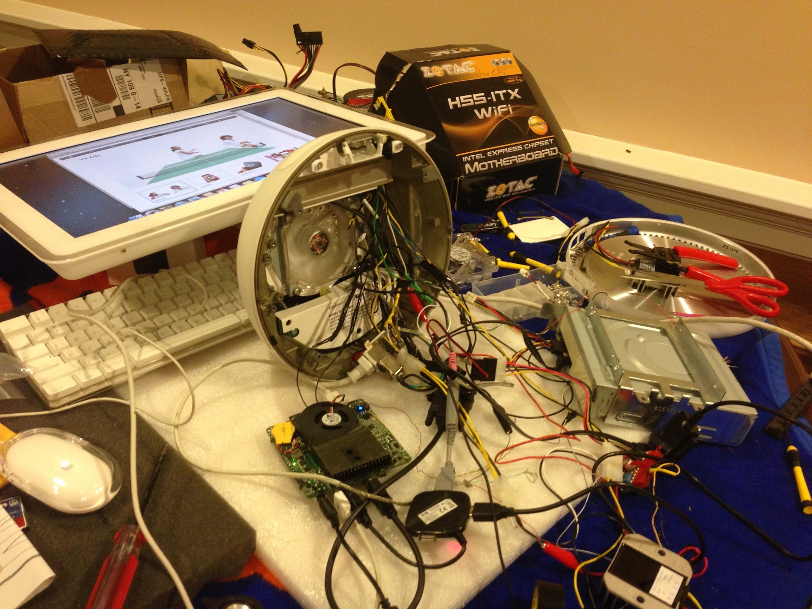 Dremel Junkie: 20" iMac G4 NUC/AiO Ivy Bridge Mod: SUCCESS!