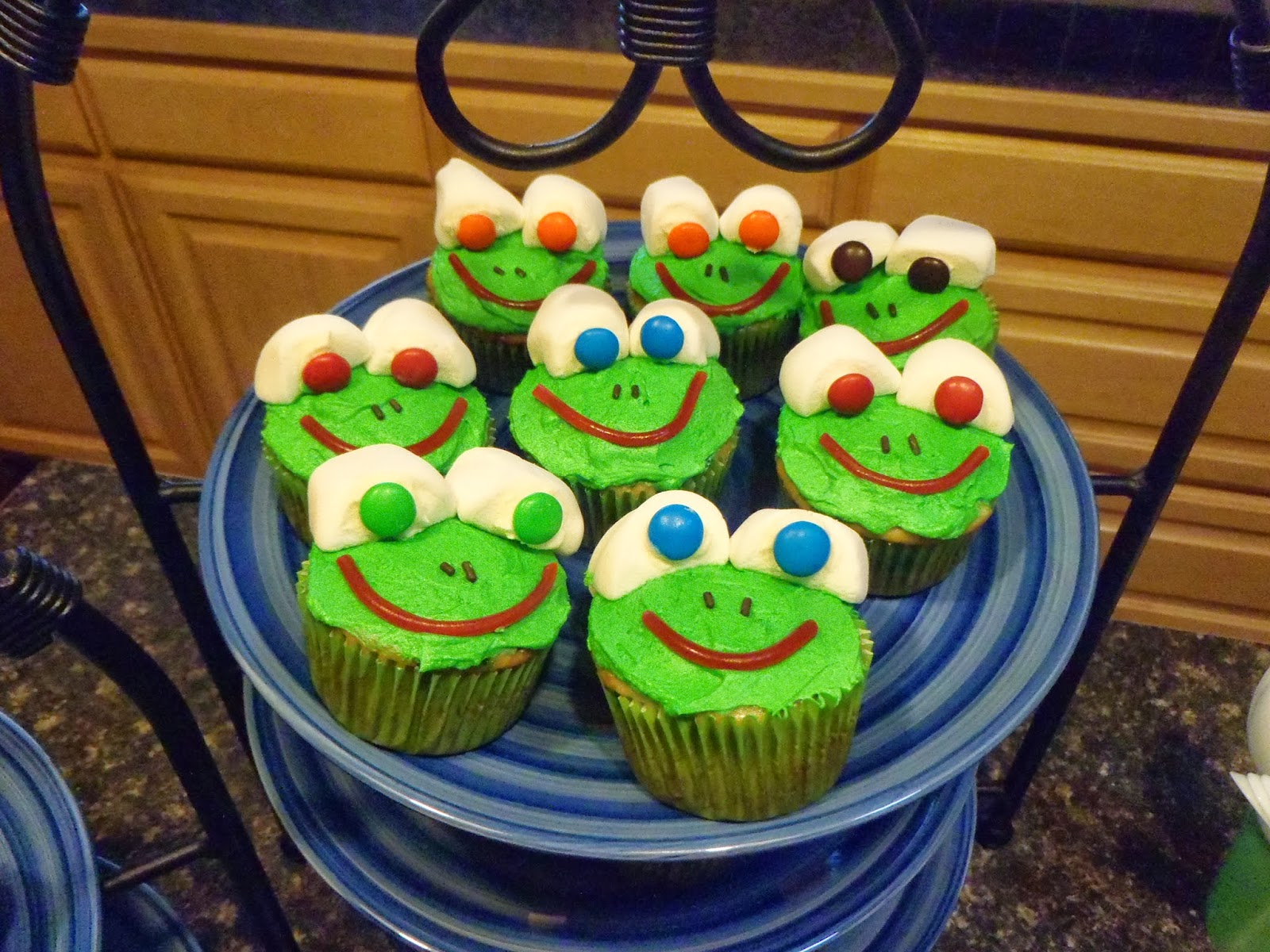 City Teacher Goes Country: Frog Themed Birthday Party