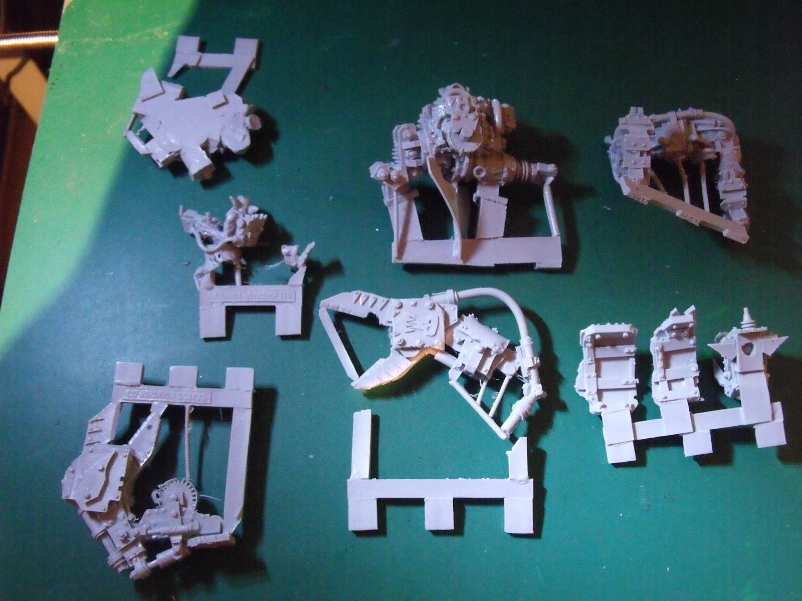 Limited Edition Warhammer models: Forge World LE models - Ork Runtbot ...