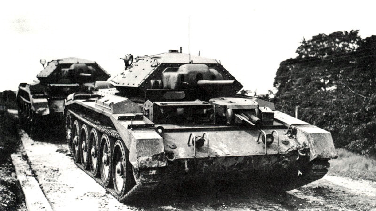 World War II Pictures In Details: Crusader Mark I Cruiser Tanks