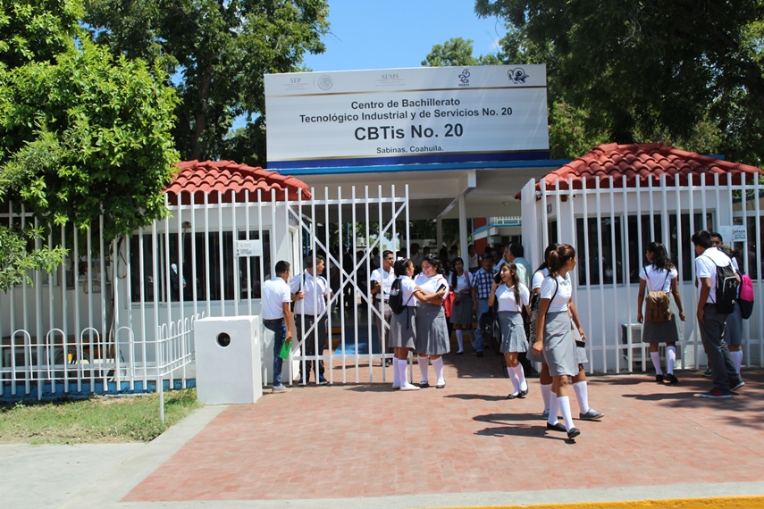 www.espacioNoticias.com: 850 alumnos de nuevo ingreso al CBTIS No. 20