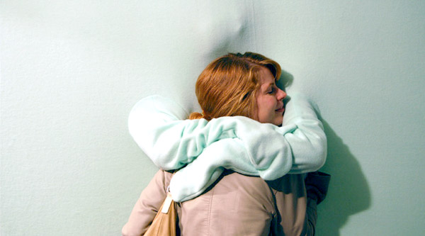 Unfolding Creatively: The Anonymous Hugging Wall