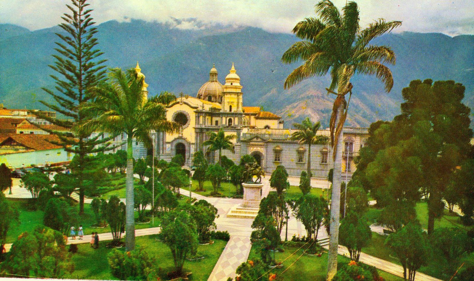 MERIDA.CIUDAD Y MEMORIA: MERIDA: UNA CIUDAD CON IDENTIDAD Y MEMORIA