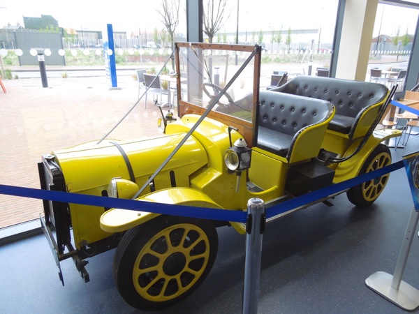 Hollywood Movie Costumes and Props: Doctor Who's vintage roadster ...