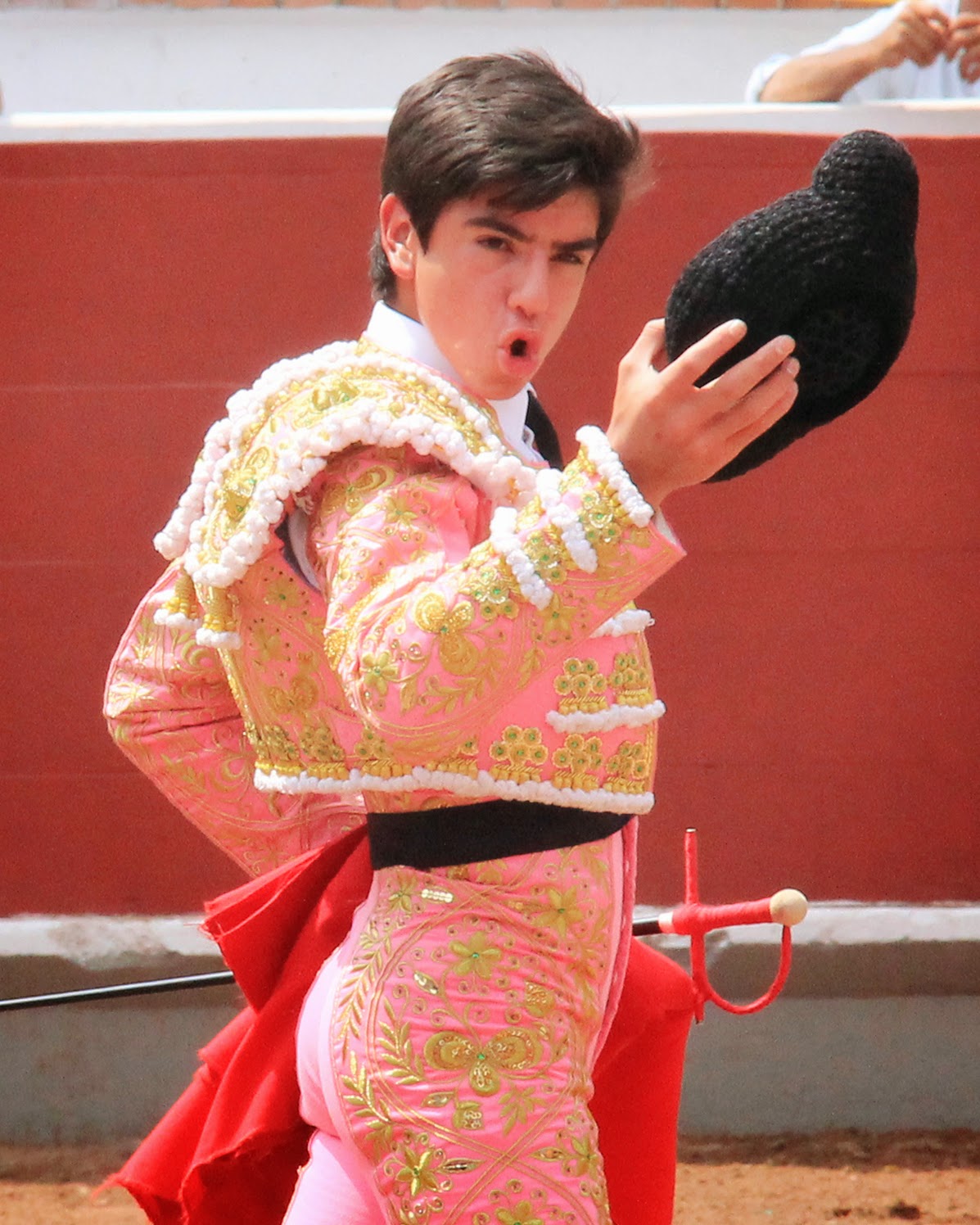 Del toro al infinito: DUO TORERO ANDINO / por Giovanni Cegarra