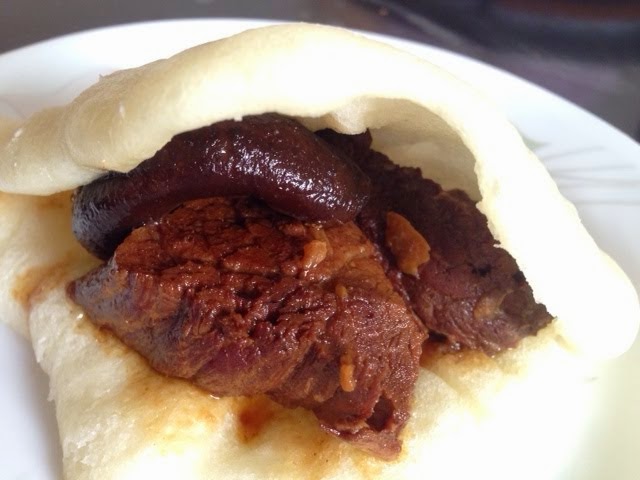 Eat.Play.Cook: Cook: "Kou Rou Bao" aka Braised Pork Belly Bun
