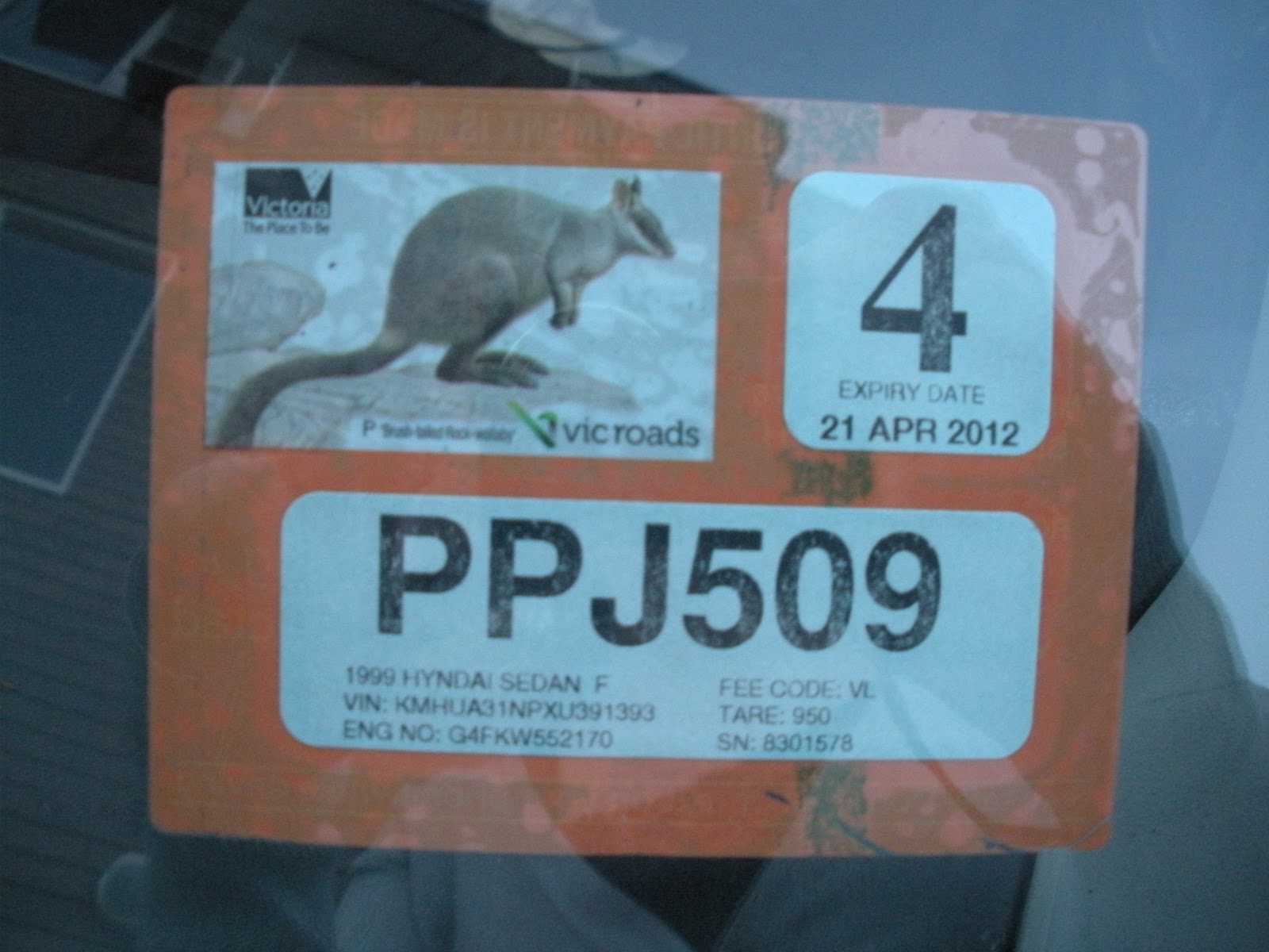 Livin' in the Land of Snags and Tinnies: Drive on left in Australia