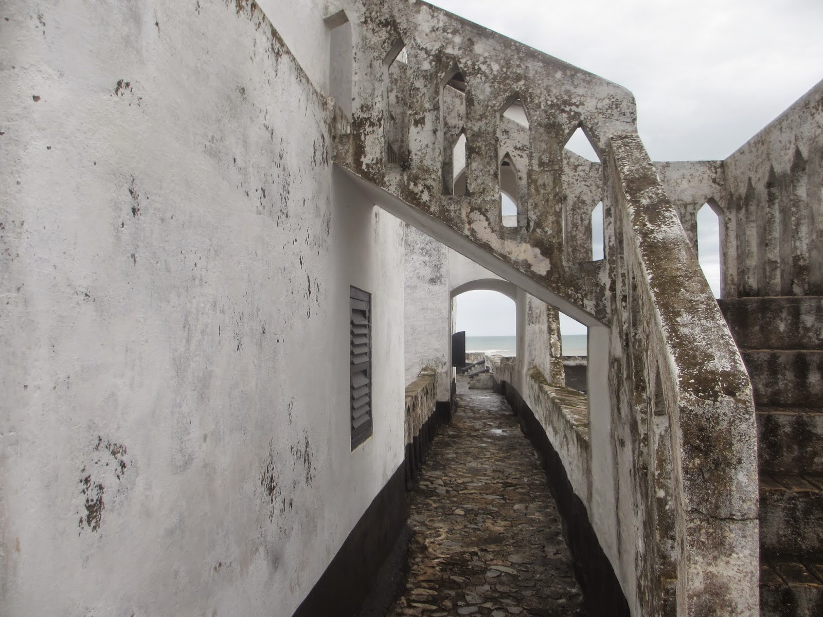 Souvenir Chronicles: AFRICA: GHANA, FORT ST. ANTHONY