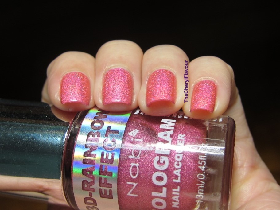 The Cheryl Flavour: Swatch: Nabi Holographic Hot Pink