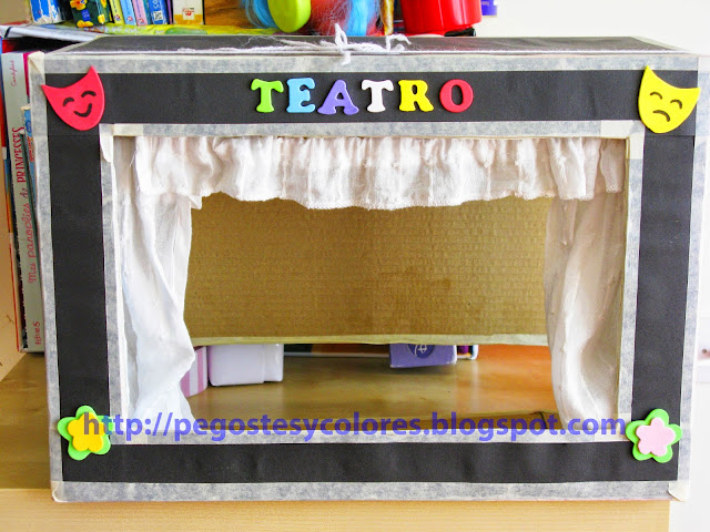 Pegostes y Colores: Teatro de Carton para los Títeres