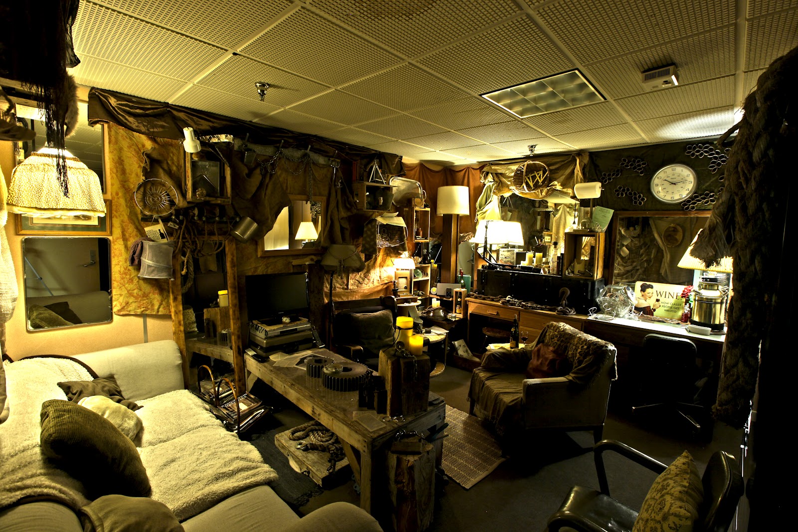 Mike on the Ice: Cool McMurdo Dorm Rooms