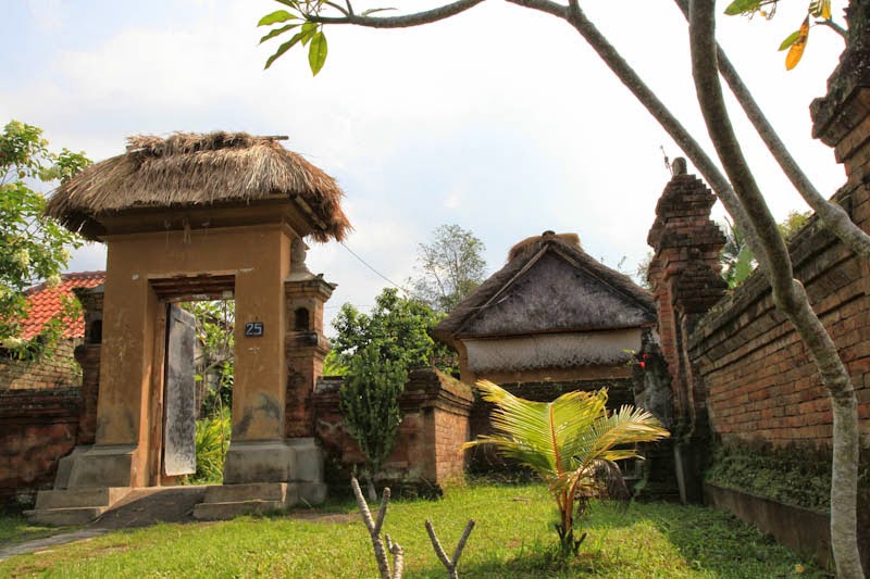 Bali Hotels, Villas, Tours and Travel Guides: Baha Village