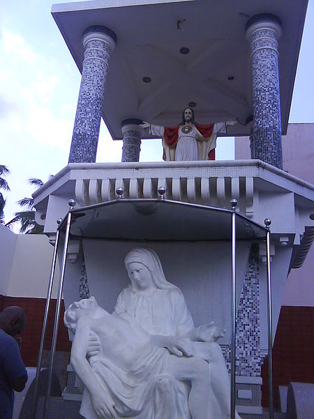Tamilnadu Tourism: Poondi Madha Basilica, Tirukattupalli, Thanjavur