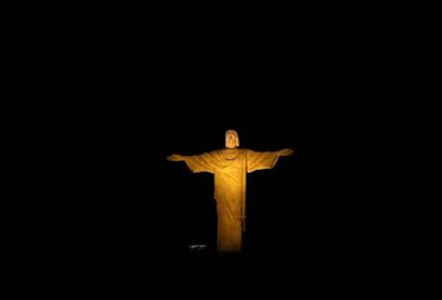 PASCO ANDINISIMA: IMAGEN ILUMINADA DE CRISTO DEL PACÍFICO SE LEVANTA EN ...
