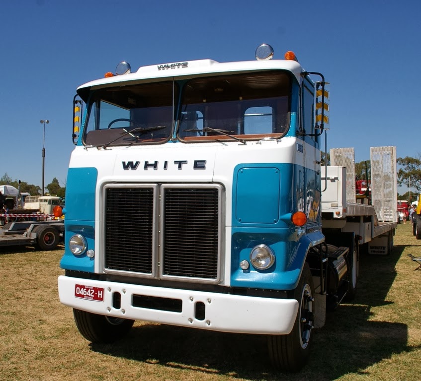 Historic Trucks: Longwarry Heritage Truck Show - Internationals to Whites