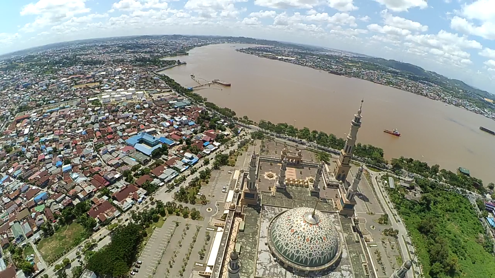 Foto Udara Spektakuler di Kawasan Islamic Center Samarinda - LANGIT ...