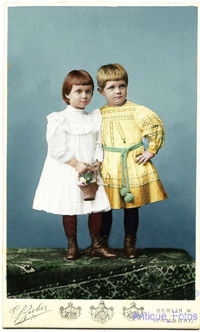 44 Incredible Colorized Photos That Show What Kids Wore Over 100 Years ...