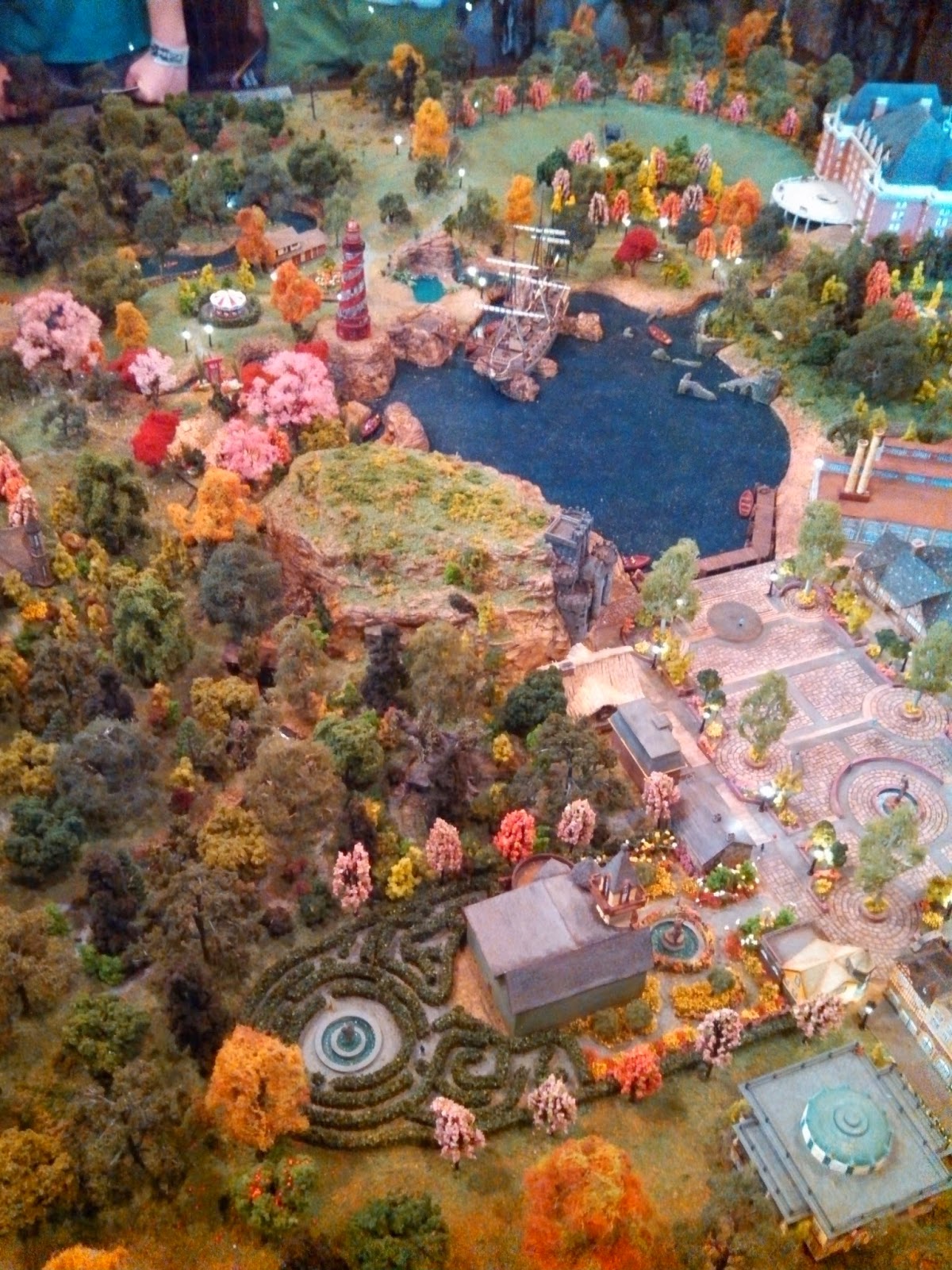 Completely Indie: SLC Comic Con, Evermore Park, and Star Trek TNG