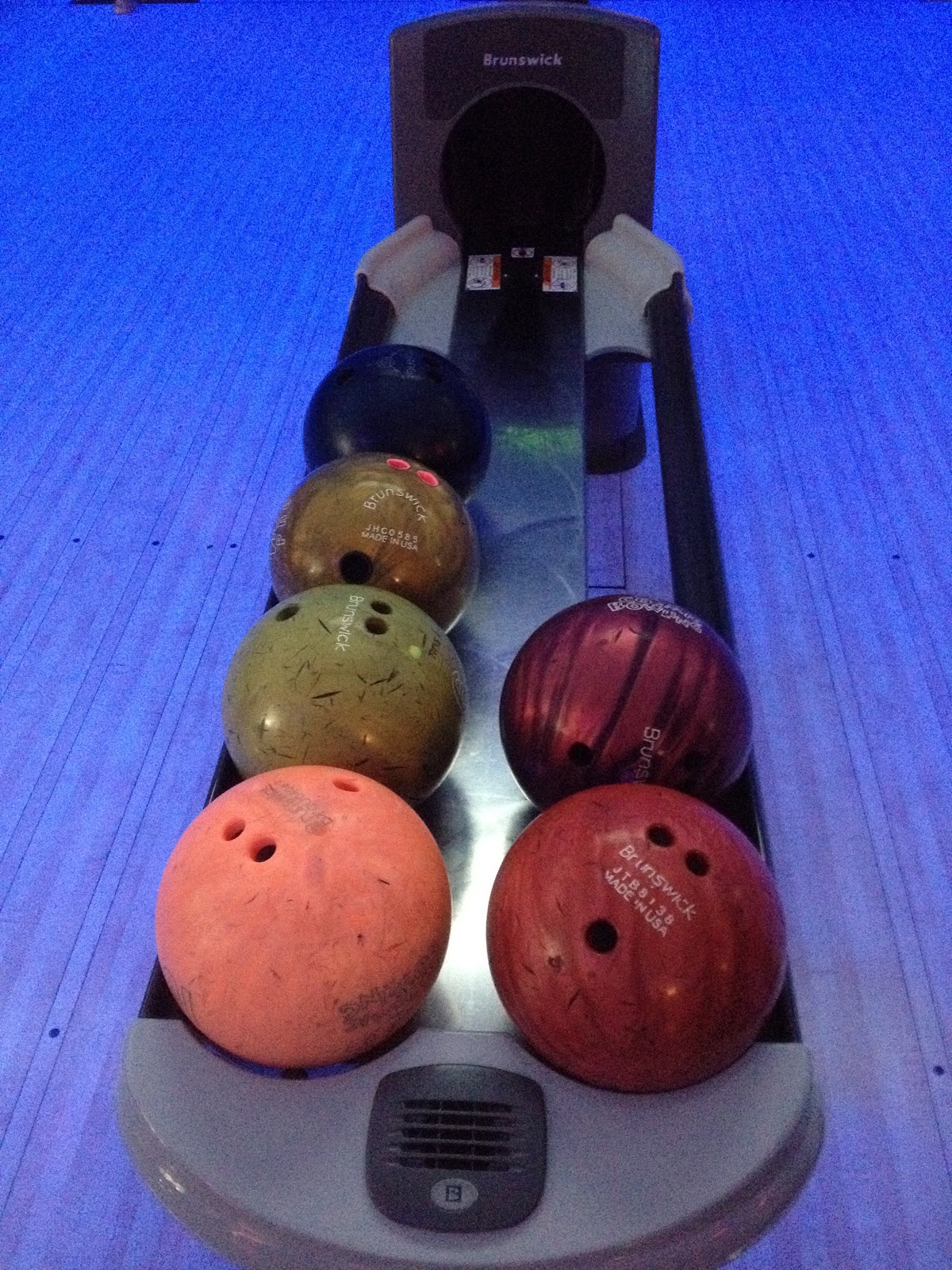 Cream colored ponies & crisp rhubarb strudels...: My office 80s themed ...