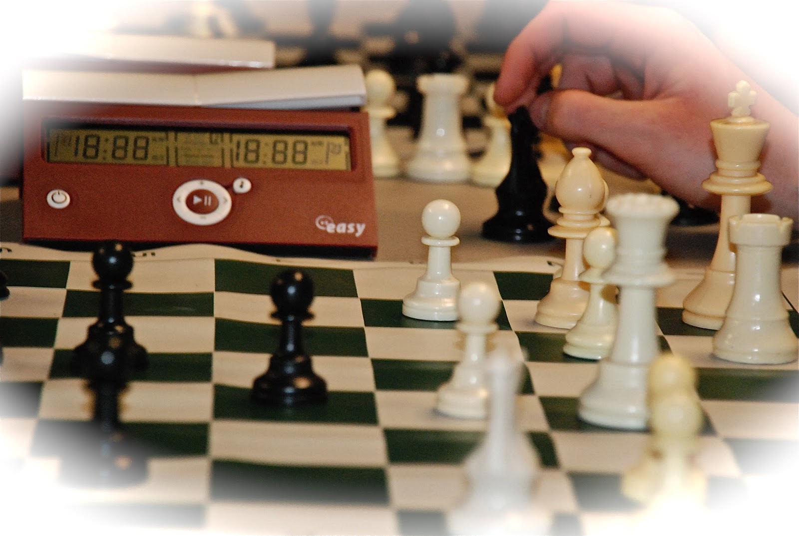 Boylston Chess Club Weblog: HARVARD UNIVERSITY BEATS CHINA 2.5 - 1.5